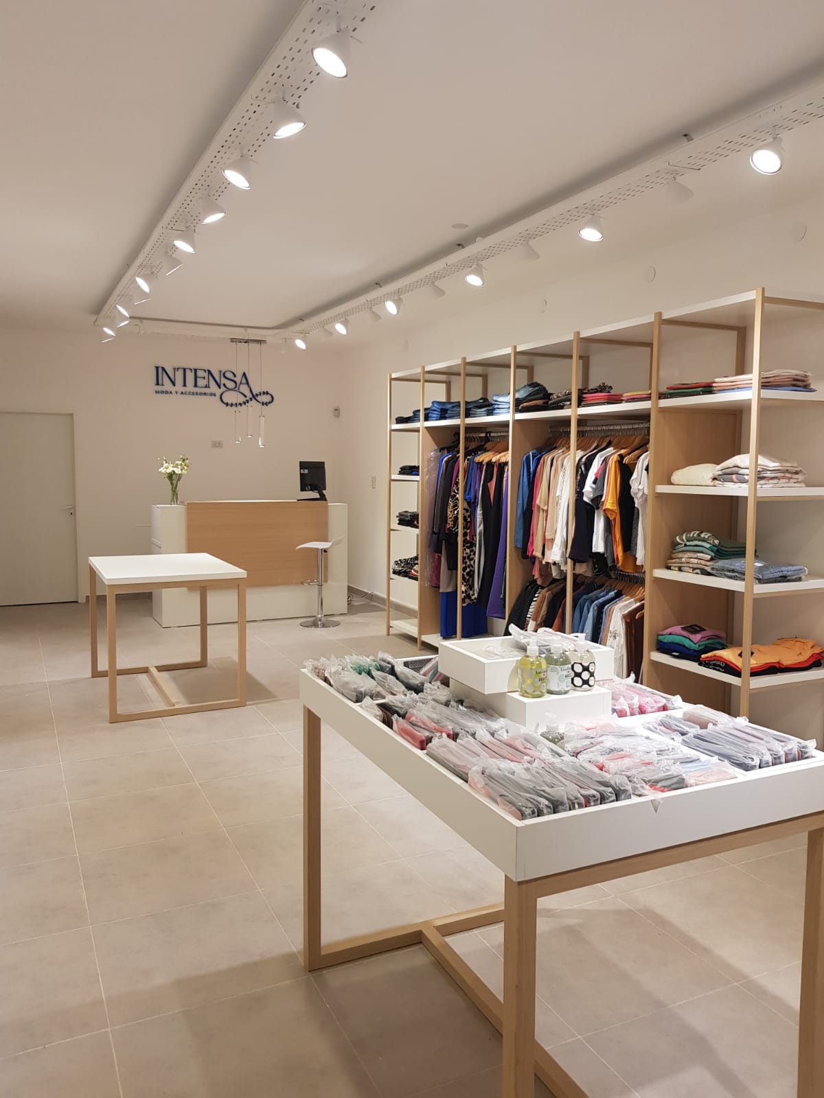 Un nuevo multimarcas prepara su apertura sobre calle San José