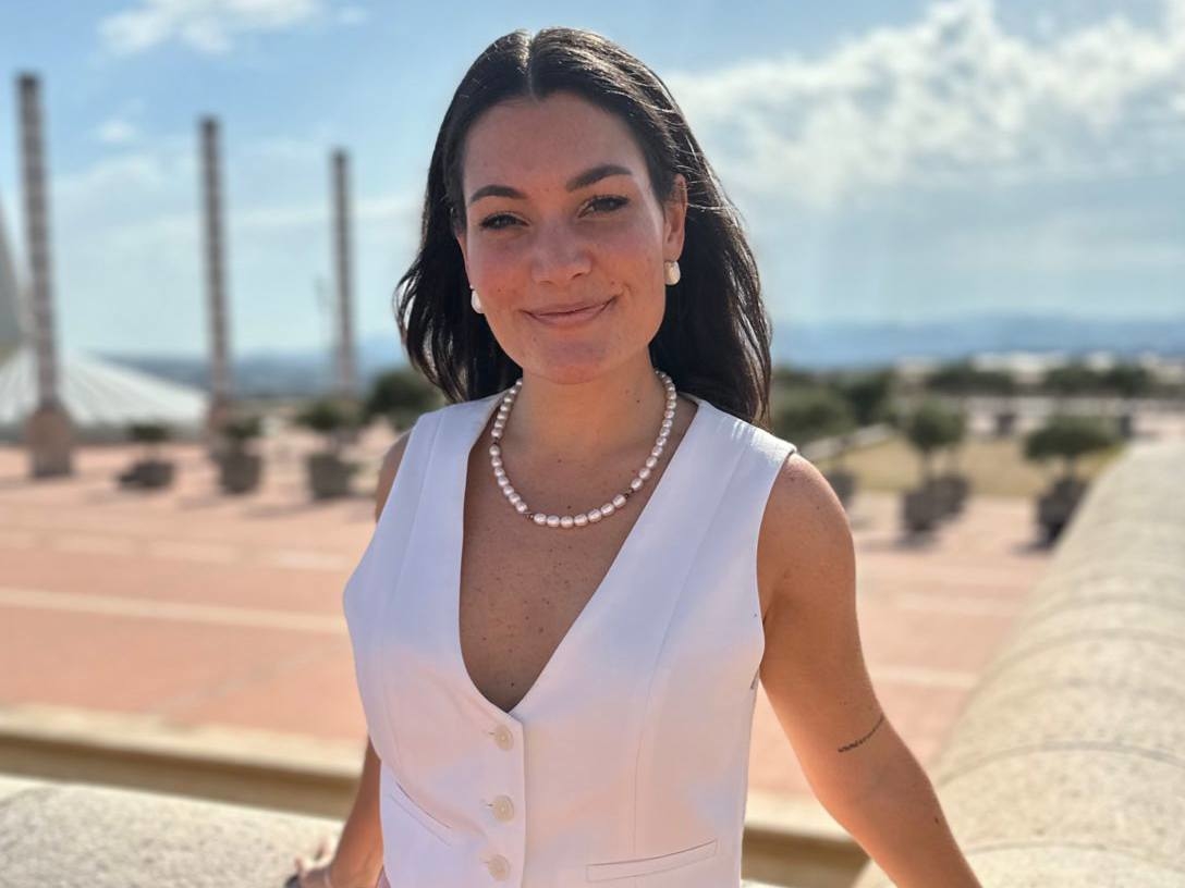 Ángela Faust llega a Funes con su libro de poesía que invita a conectar ...